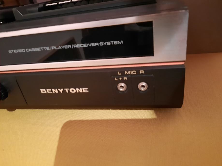 GRAMAFON KASETOFON IN RADIO,BENYTONE Model M9130L