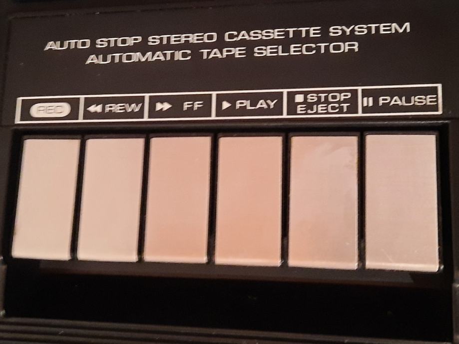 GRAMAFON KASETOFON IN RADIO,BENYTONE Model M9130L
