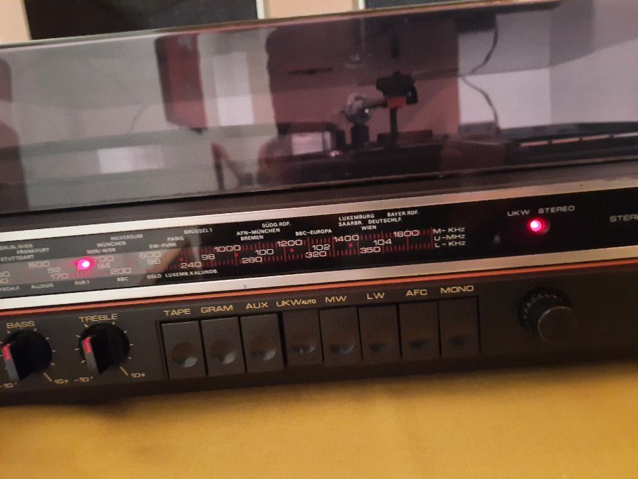 GRAMAFON KASETOFON IN RADIO,BENYTONE Model M9130L