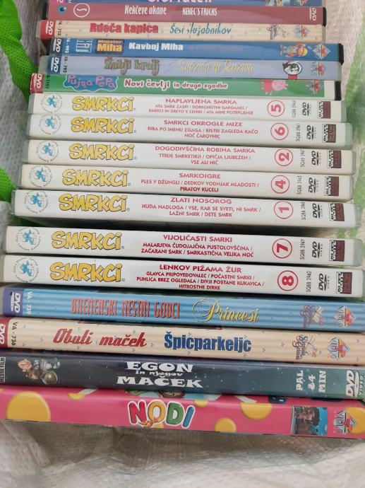 DVD risanke za otroke 22 komadov