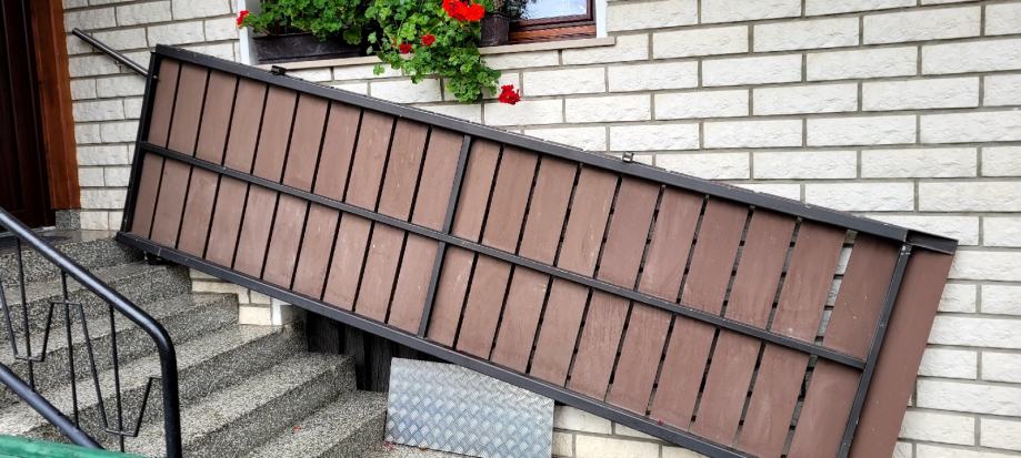 dvižna rampa za invalide