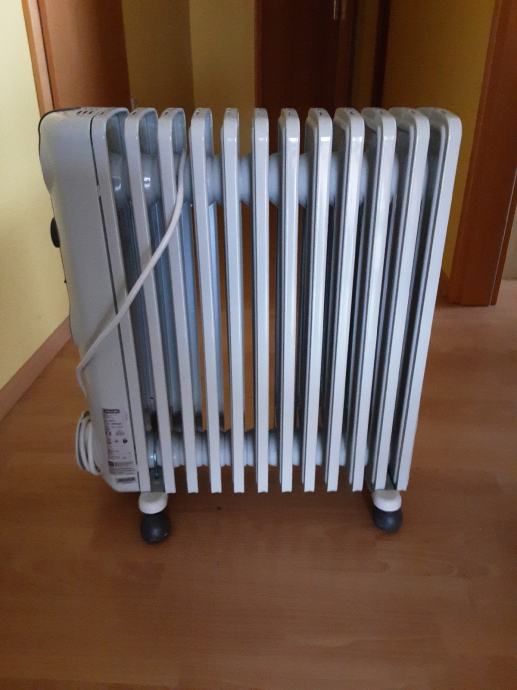 Električni oljni radiator delonghi
