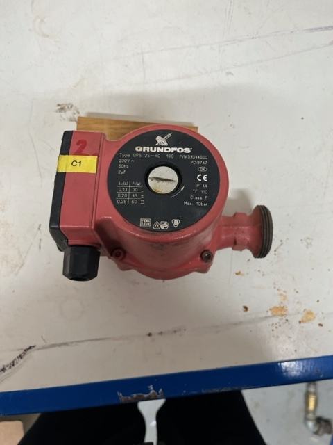 Grundfos črpalka UPS 25