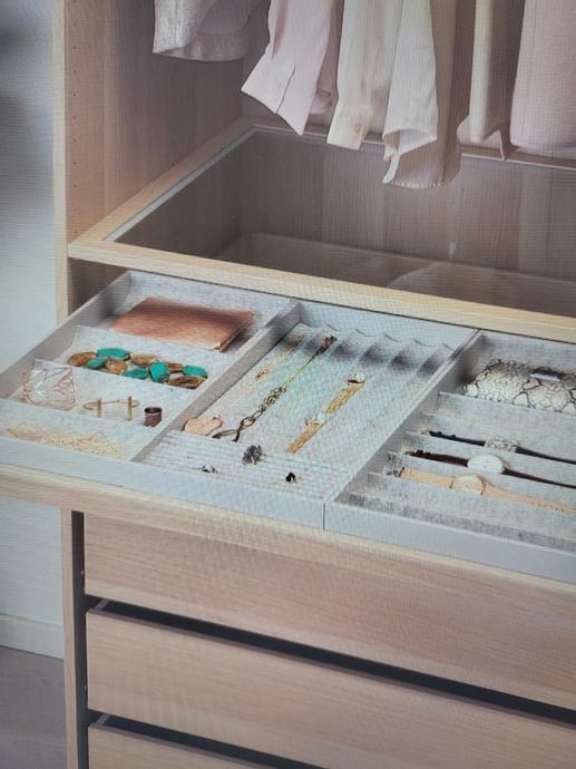 Nova Ikea omara