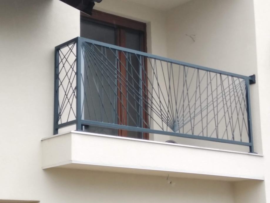 Jeklene kontrukcije,ključavničarska dela. Ograje,stopnice.strehe,