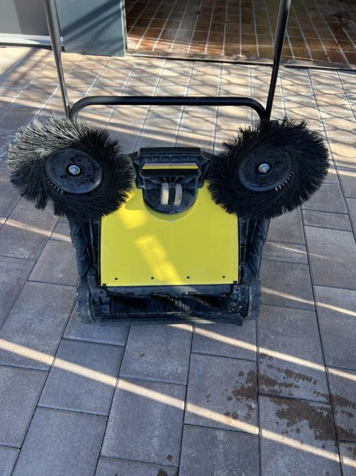 Karcher pometač S650 sesalec stroj za pometanje