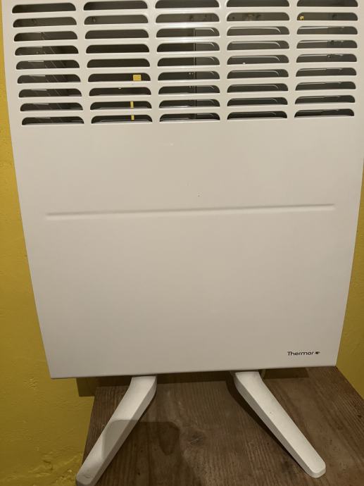 Konvektorski radiator 500 W s termostatom
