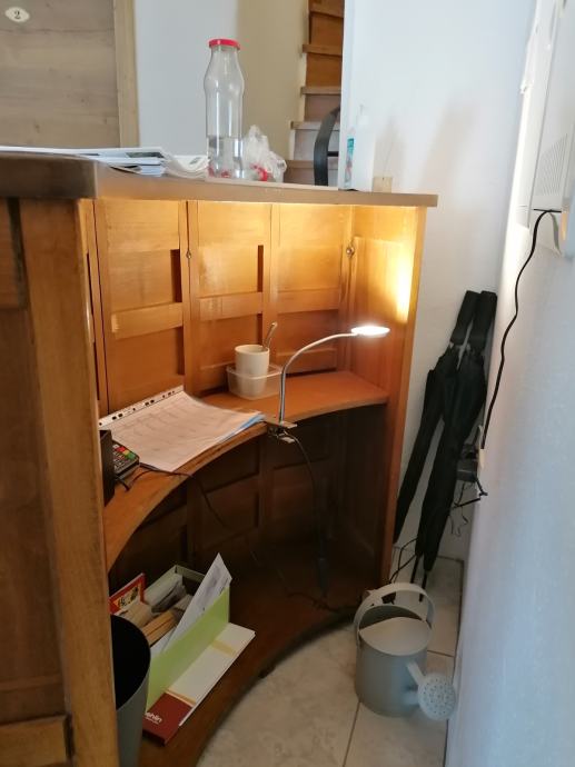 Lesen šank / točilni pult / recepcijski pult