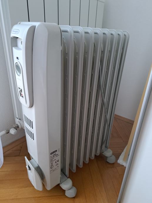 Oljni radiator DeLonghi