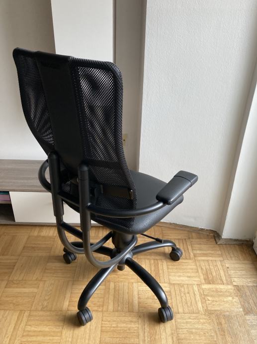 Pisarniški stol Spinalis Hacker