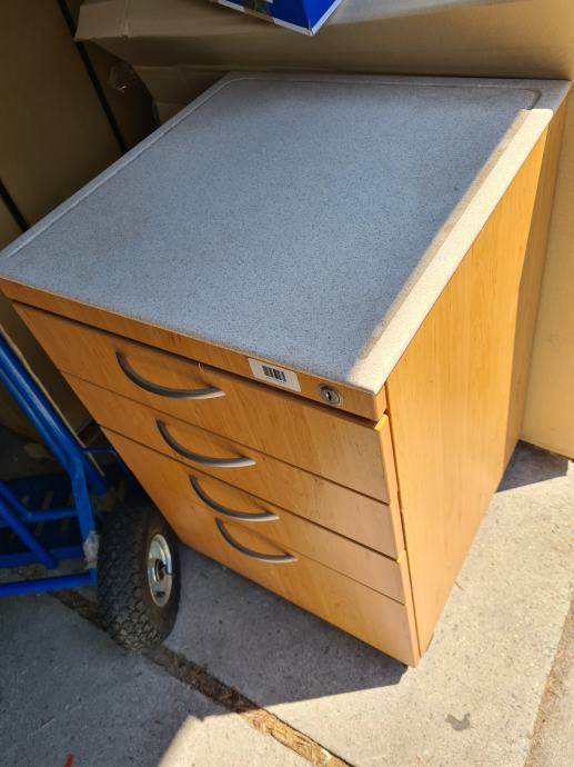 PREDALNIK s 4 predali