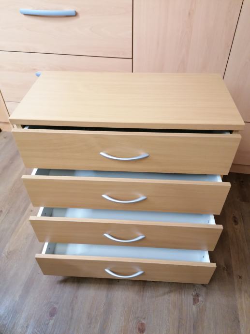 Predalnik na kolesih