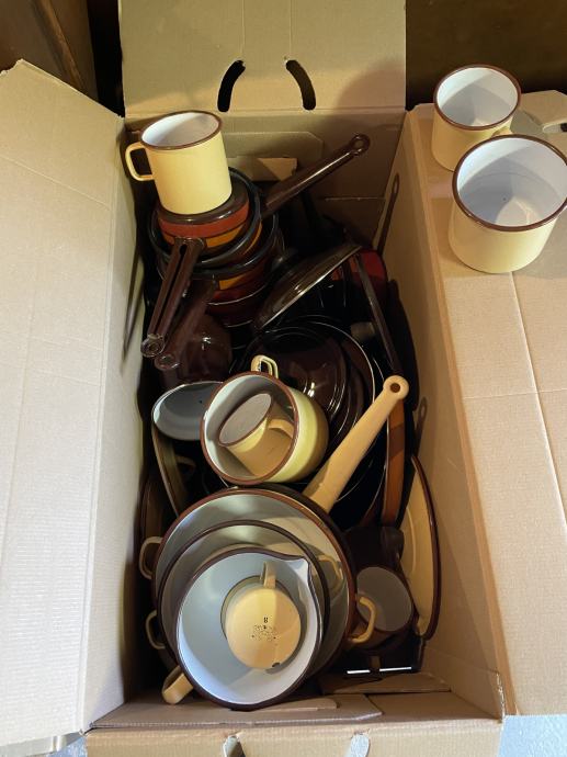 Zbirka Vintage 70s Ura Gorenje Emajlirani Lonci Rogaška Kristal