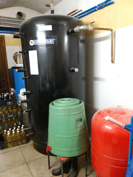 Zalogovnik, hranilnik toplote 2000 l