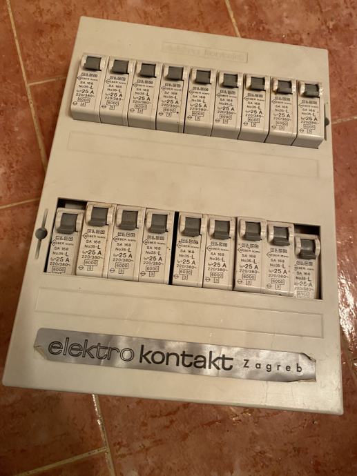 Elektro omarica z varovalkami