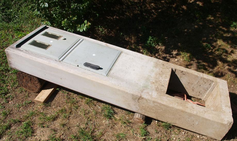 ELEKTRO OMARICO ( betonsko ) UGODNO PRODAM