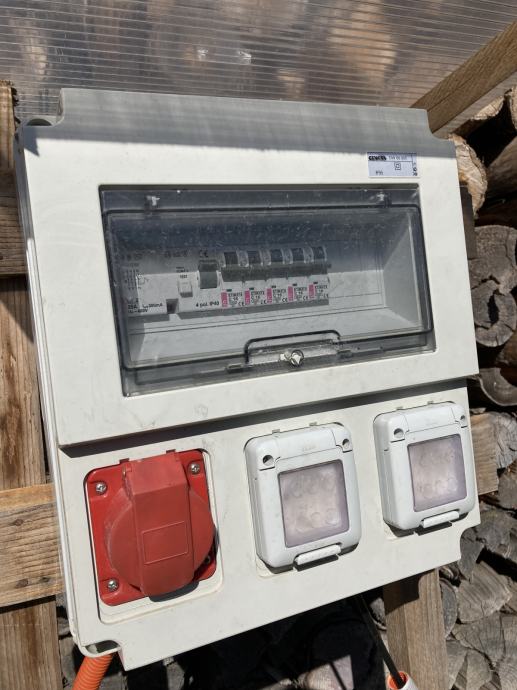Gradbena elektro omarica s kablom