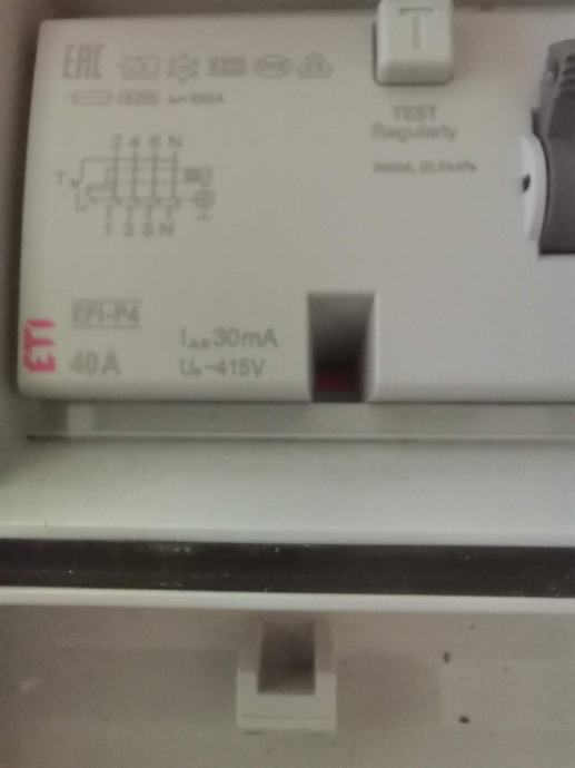 Prodam gradbeno omarcio Gewiss GW 68 003N in 5 m dovodnega kabla 5x10