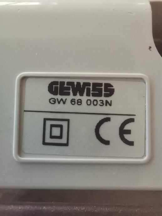 Prodam gradbeno omarcio Gewiss GW 68 003N in 5 m dovodnega kabla 5x10