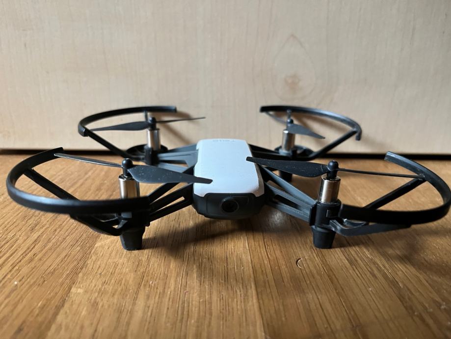 Dron DJI TELLO