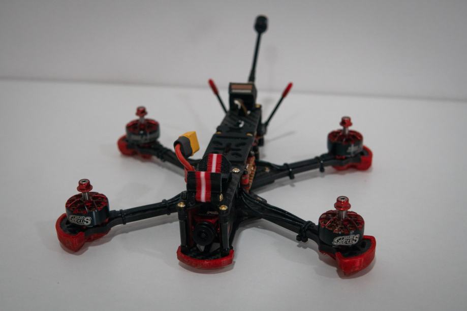 FPV DRON 5 HGLRC Sector 5 V3 + GoPro Hero8 Black + VSA OPREMA