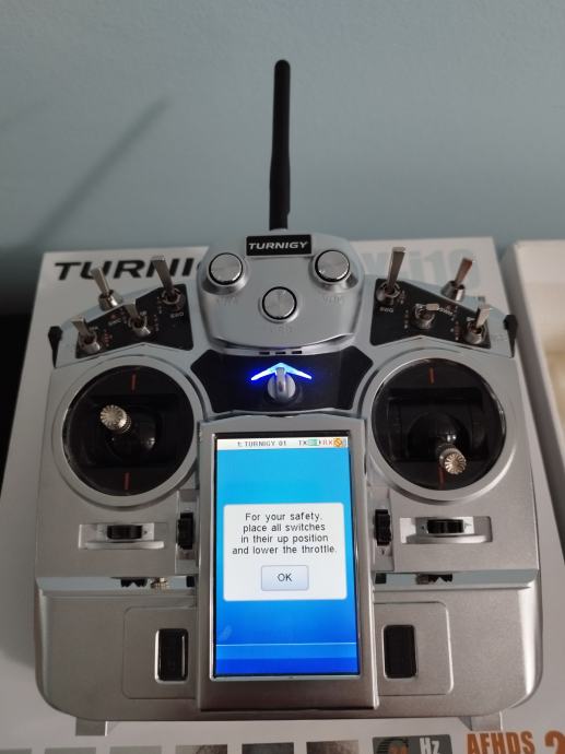 Turnigy TGY-i10 10-kanalni 2,4 Ghz oddajnik+ sprejemnik TGY iA10 & iA6