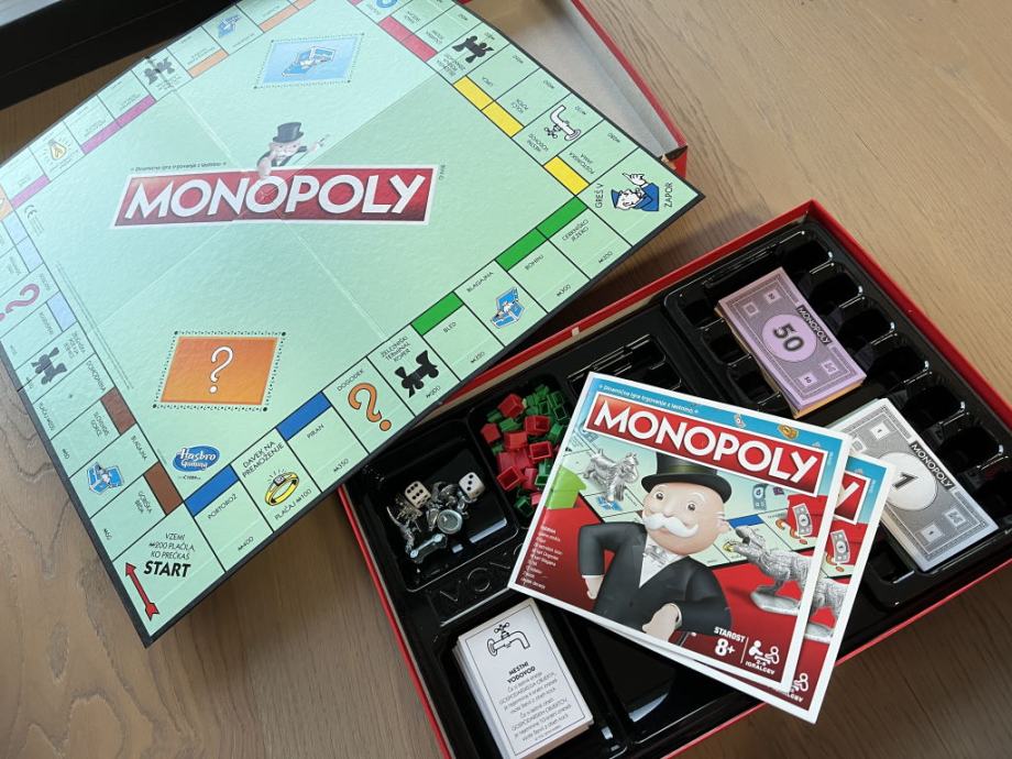 Hasbro Monopoly Classic družabna igra - slovenska verzija