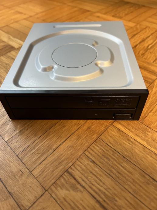 Dvd vgradni zapisovalec