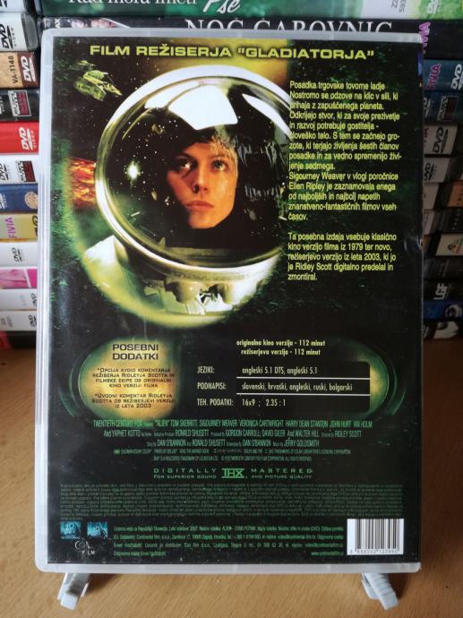 Alien (1979) (1979 Theatrical Version + 2003 Directors Cut)