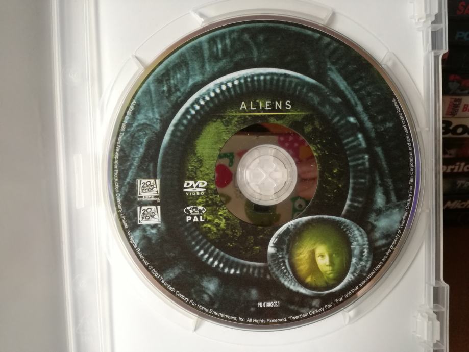 Aliens (1986) (Theatrical Version + Directors Cut)