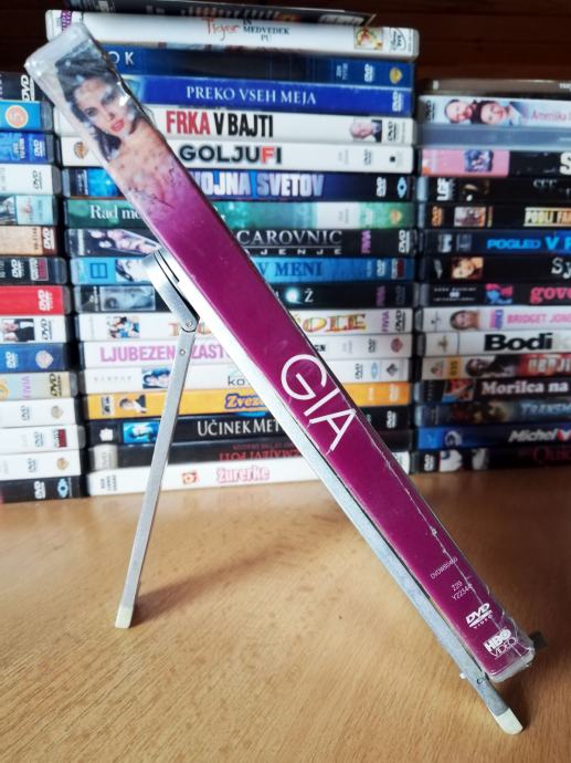 Gia (1998) (ŠE ZAPAKIRANO) / Angelina Jolie - film kjer pokaže vse...