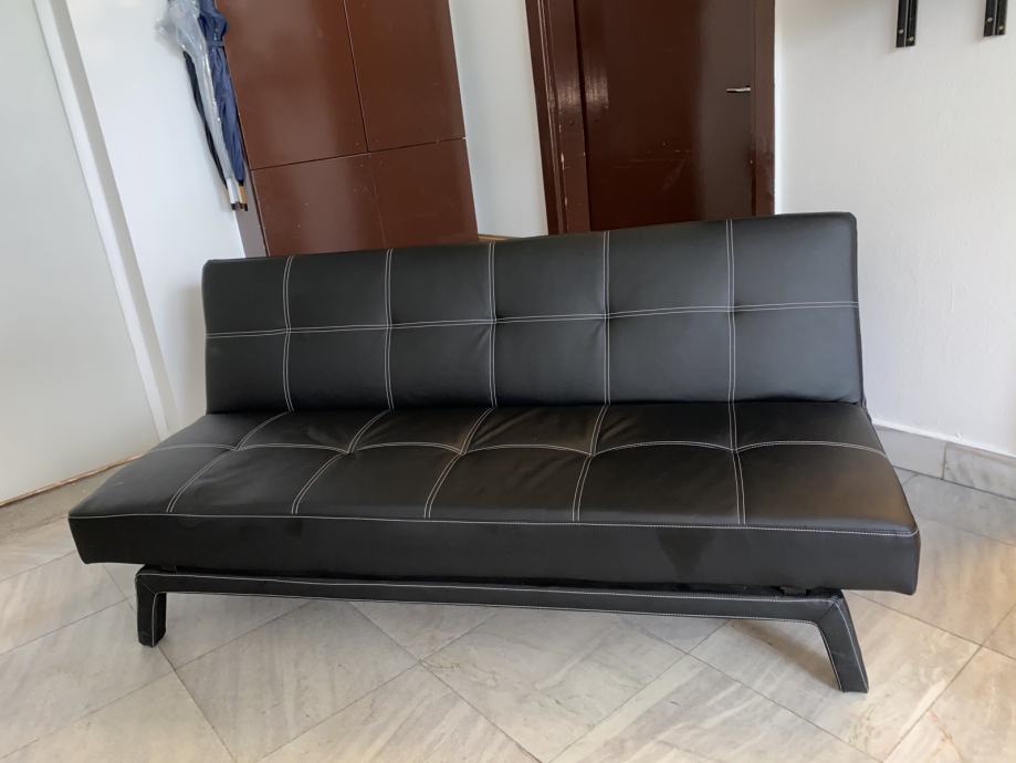 Prodajam črni dvosed zaradi selitve