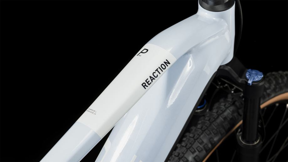 Cube Reaction Hybrid Pro 625 flashwhite´n´black 2023 kolo