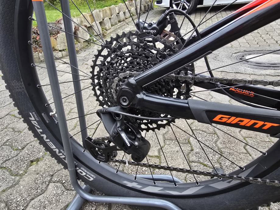 Giant Trance E+3 Pro M velikost kot nov