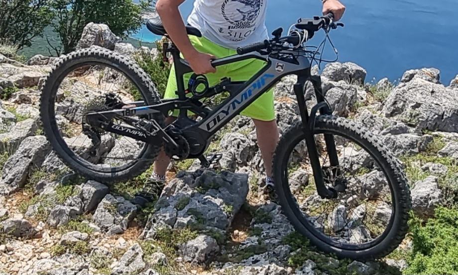 Olympia HAMMER električno enduro kolo In SCOTT ROXTER OTEOŠKO