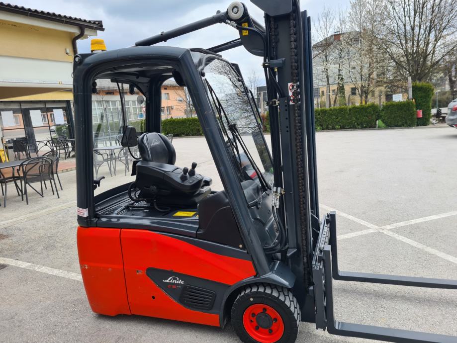 Linde E16C-02 - Električni Viličar