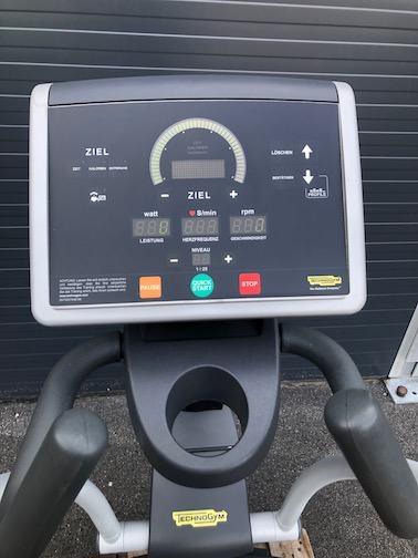 TECHNOGYM ELIPTIK SYNCHRO EXCITE+ 500 LED