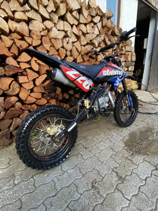 Stomp Z2 160 160 cm3, 2015 l.