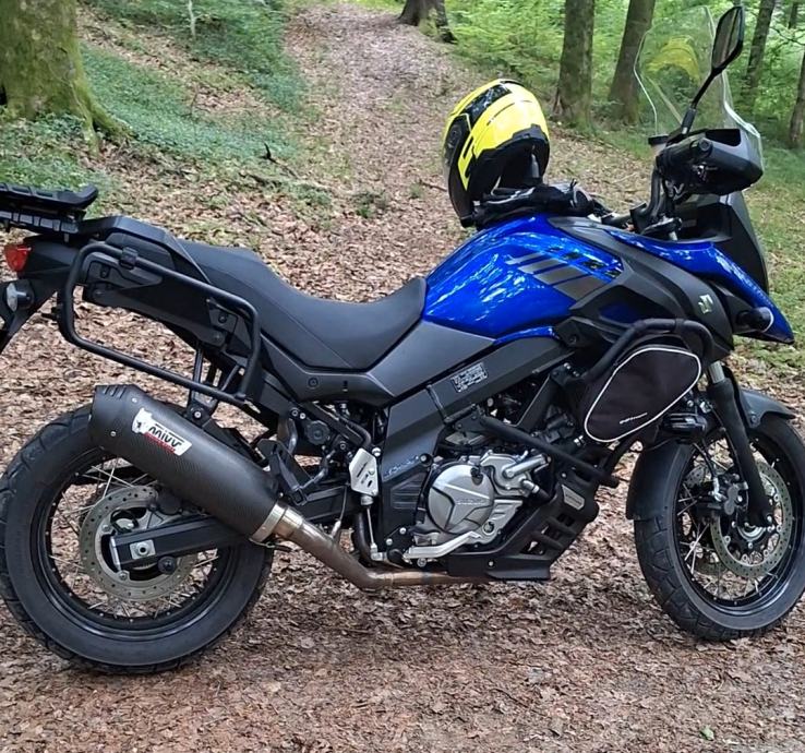 Suzuki V-strom 650 xt 650 cm3, 2020 l.