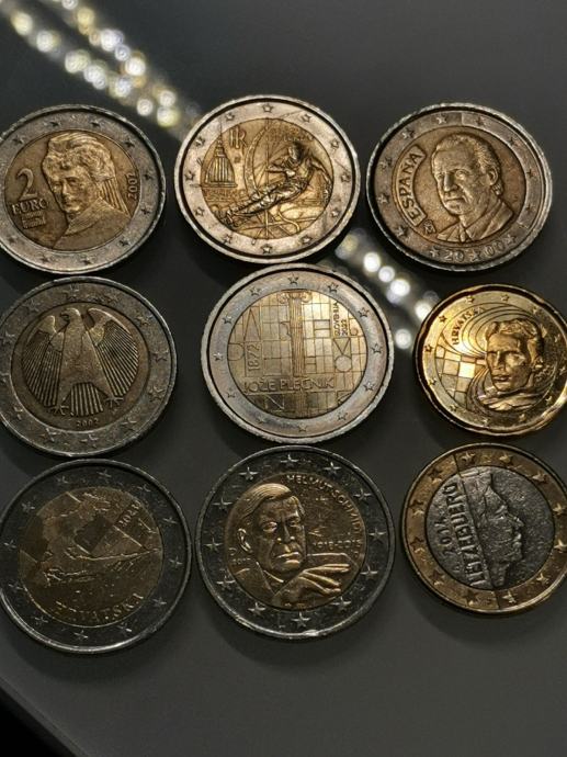 Evro kovanci različni