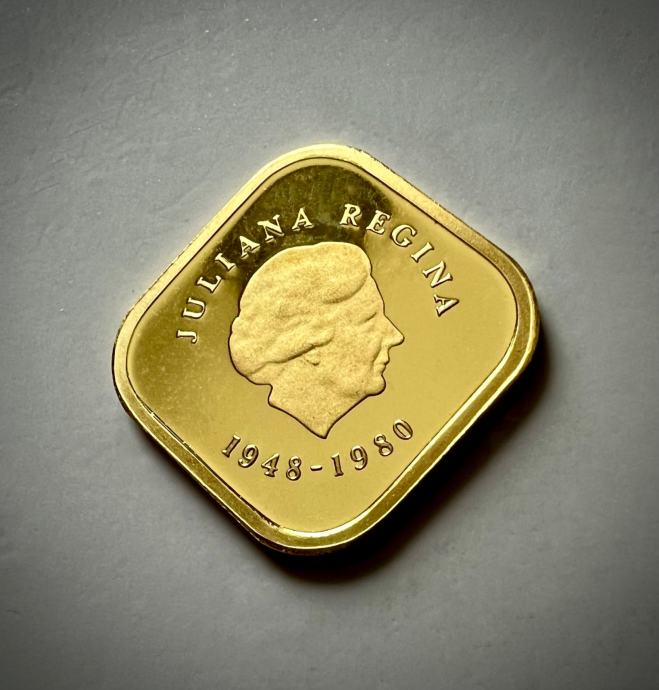 ZLATNIK Nizozemski Antili, 1980 , 300 gulden JULIANA (otaku)