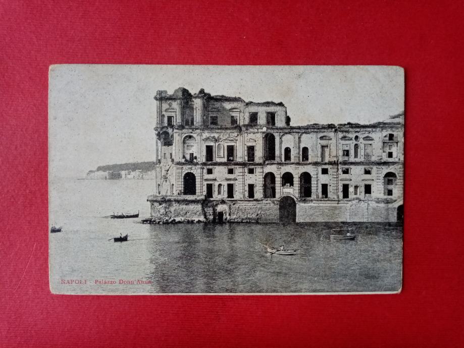 Napoli – Palazzo Donn’Anna,čoln,boat