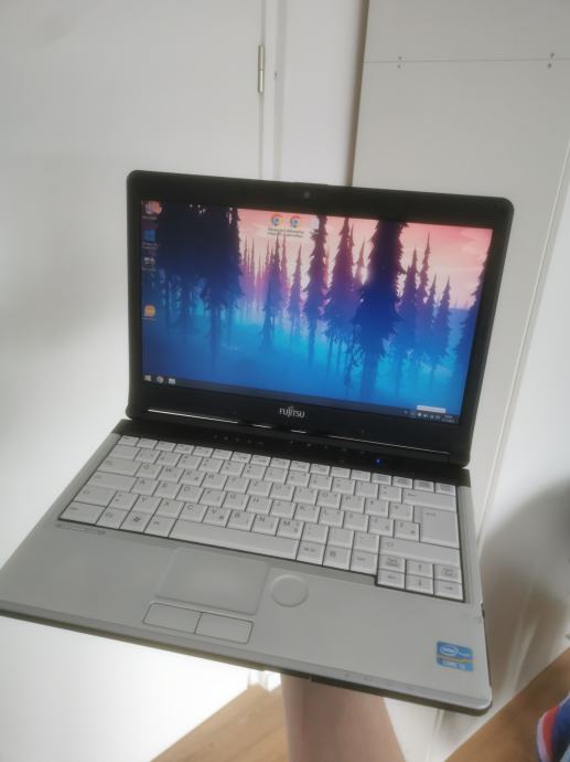 FUJITSU S761 - i5-2520m 4GB RAM 250GB SSD - UGODNO!