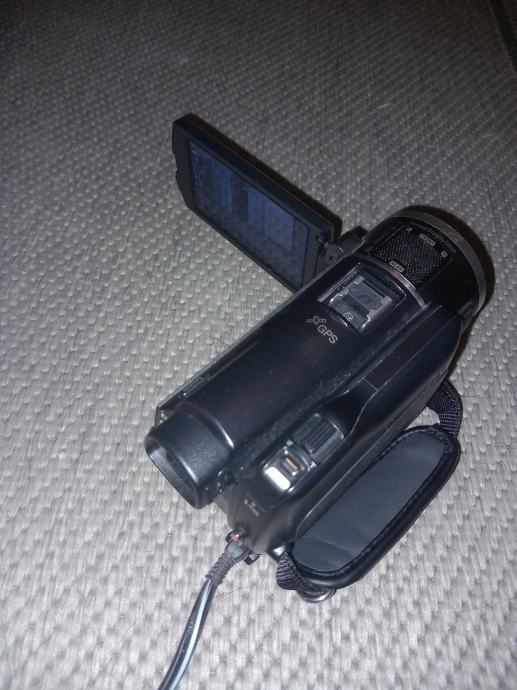 Sony HDR-CX550V 64GB High Definition Handycam Camcorder