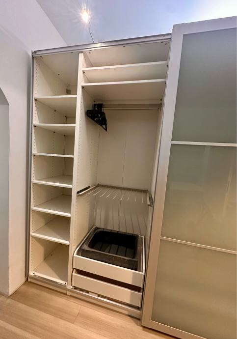 Omara Ikea Pax kot nova NUJNO