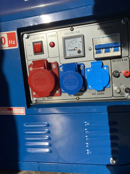 Generator, agregat N Holland P 9000, inverter AVR