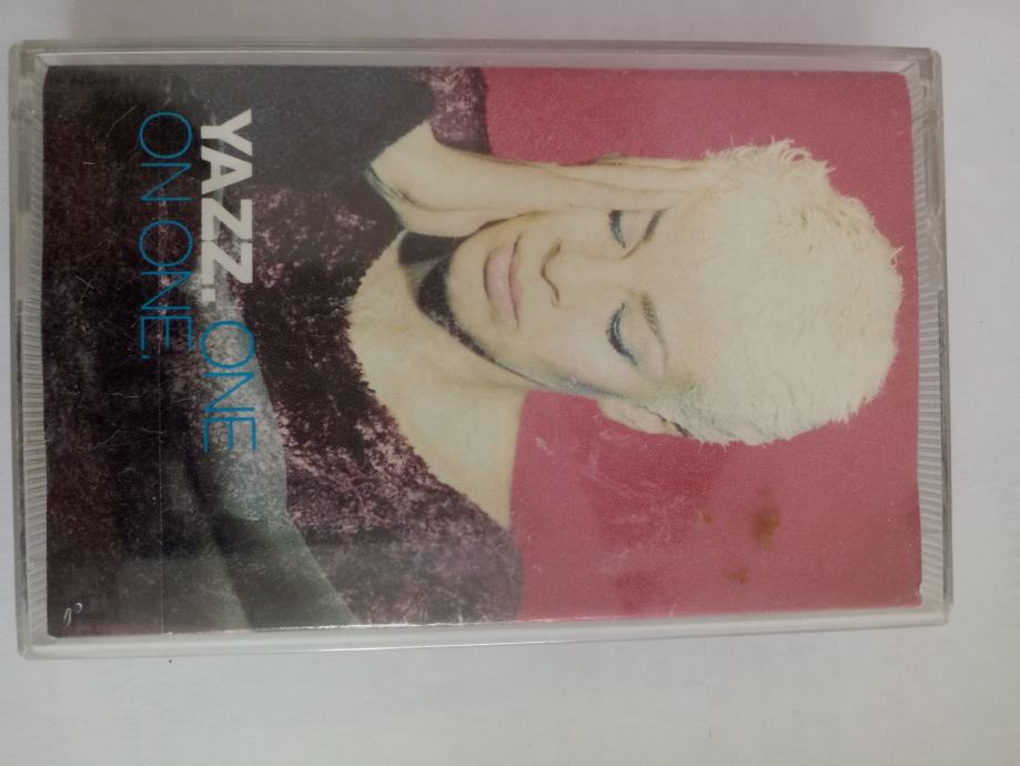 YAZZ ONE ON ONE, kaseta