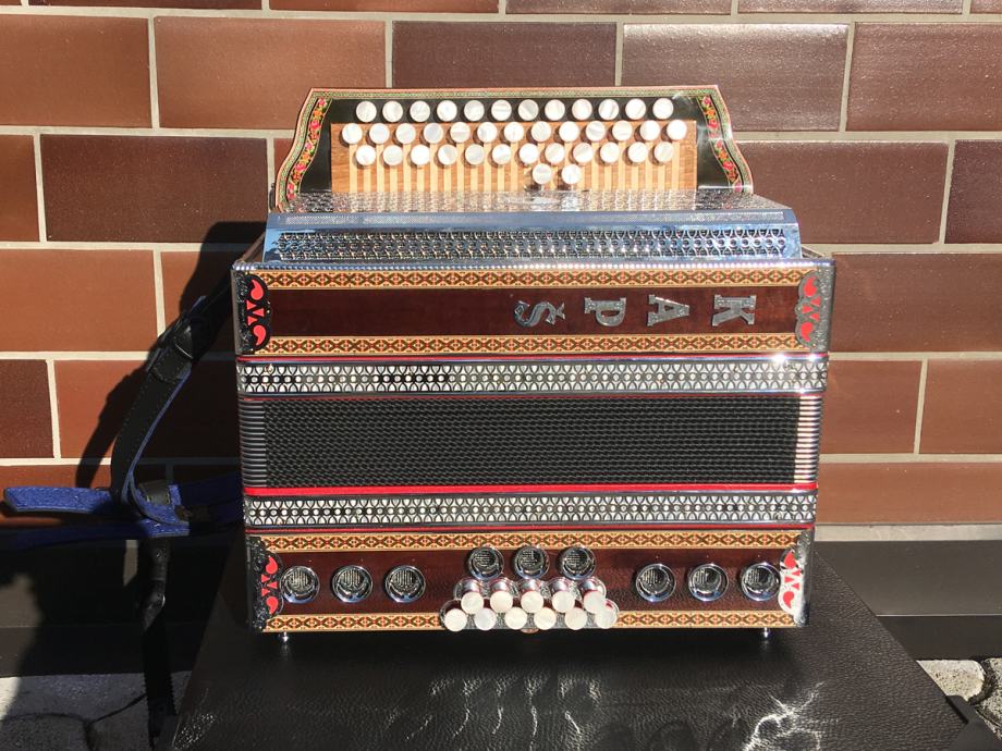 Diatonična harmonika Kapš, C-F-B
