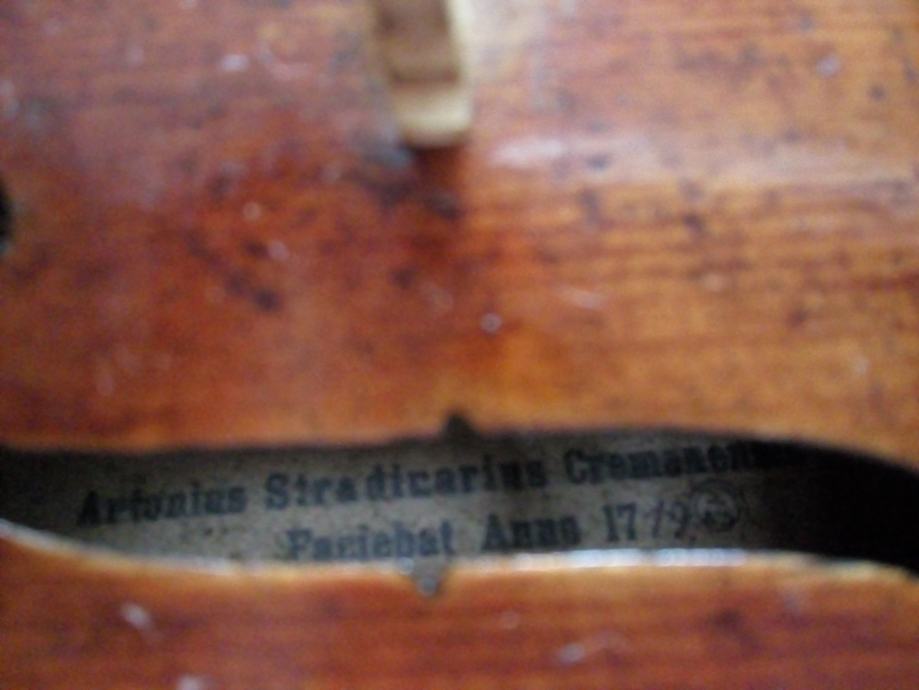 Violina iz 1719.leta