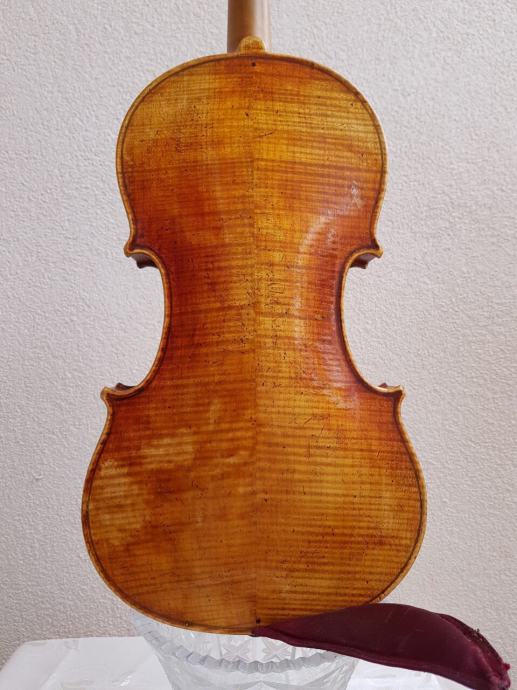 Violina iz 1719.leta